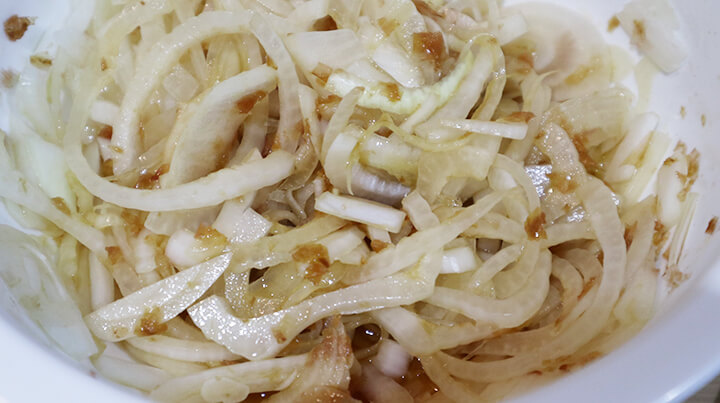 【超簡単】今が旬！新玉ねぎで作る万能ポン酢漬けのレシピ - nomina
